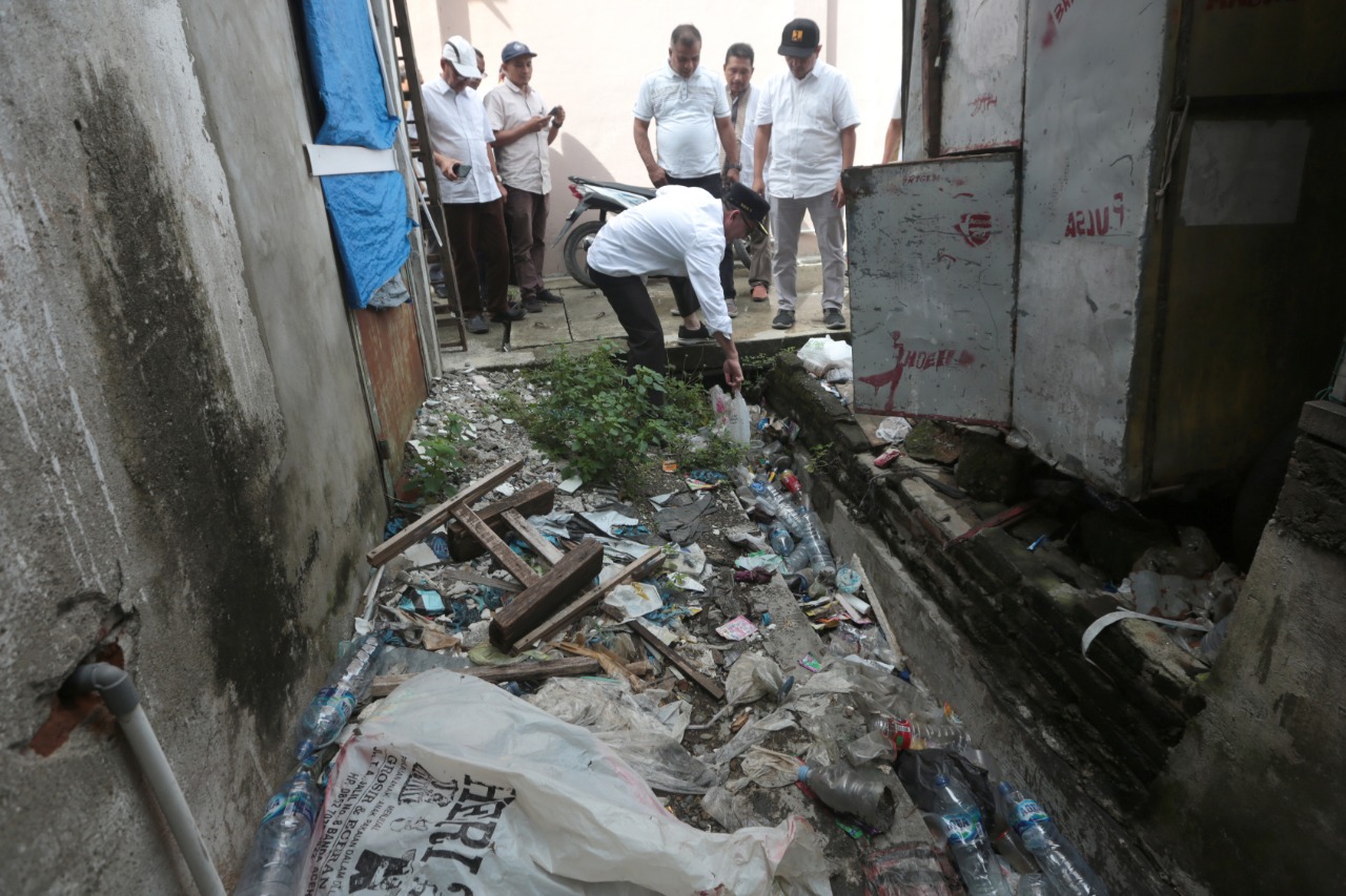 Pj Wali Kota Instruksikan Dinas Terkait Bersihkan Drainase Tersumbat